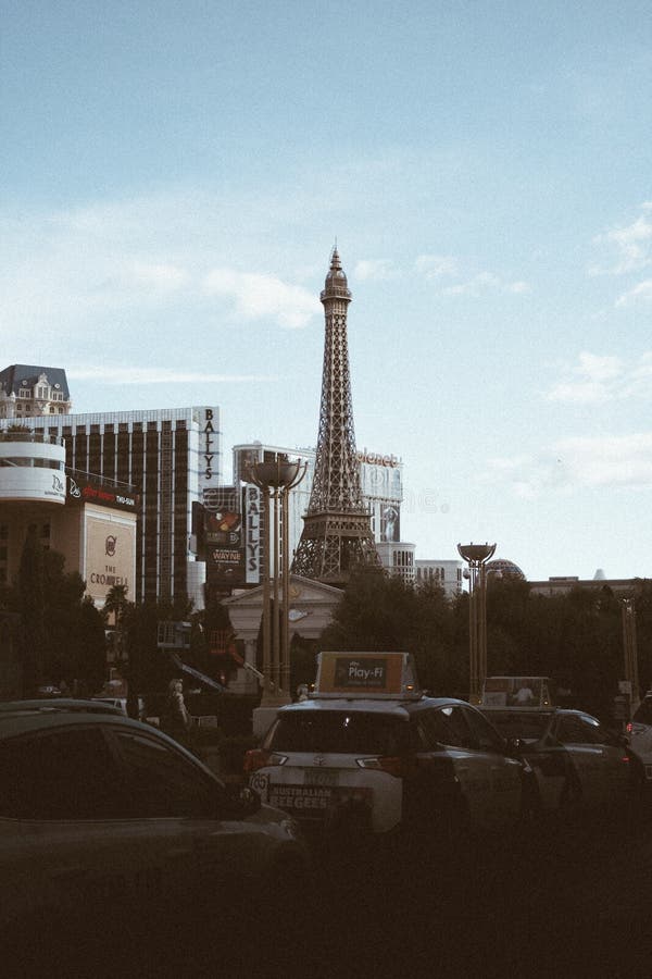 Las Vegas Eiffel Tower editorial photo. Image of lasvegas - 89284671