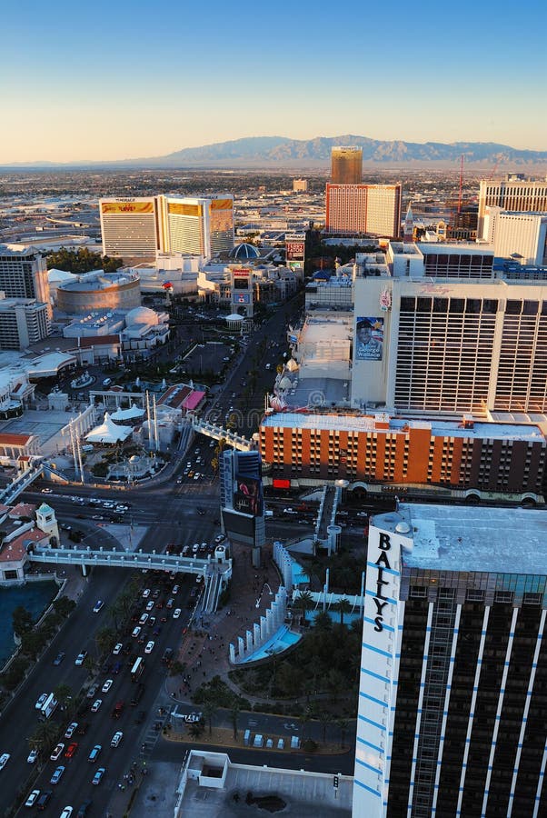 Las Vegas Strip at sunset editorial stock photo. Image of paris - 13429758