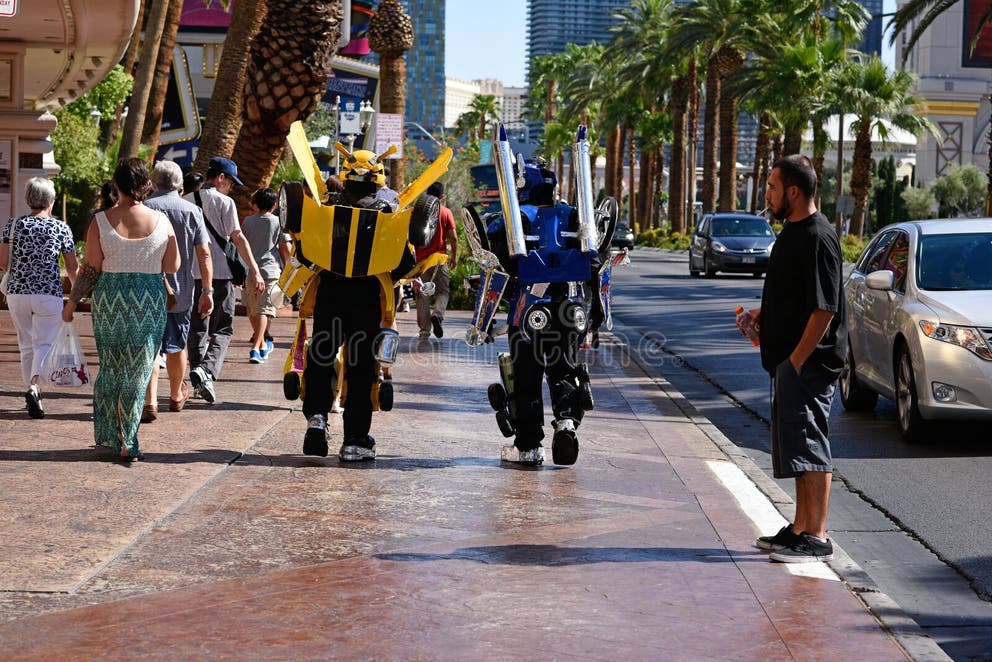 Las Vegas Transformers editorial stock image. Image of walking - 57124829