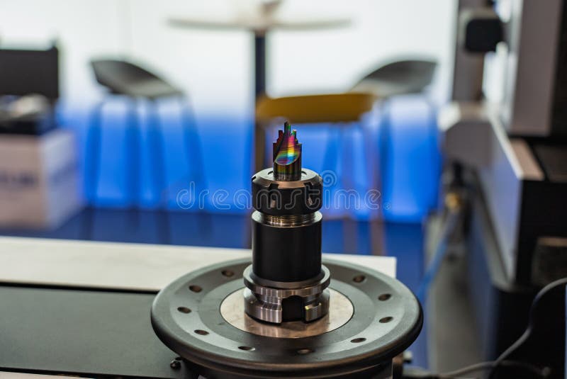 Laser CNC Tool Measurement Machine Accurately Measuring the Length and Diameter of Cutting ...