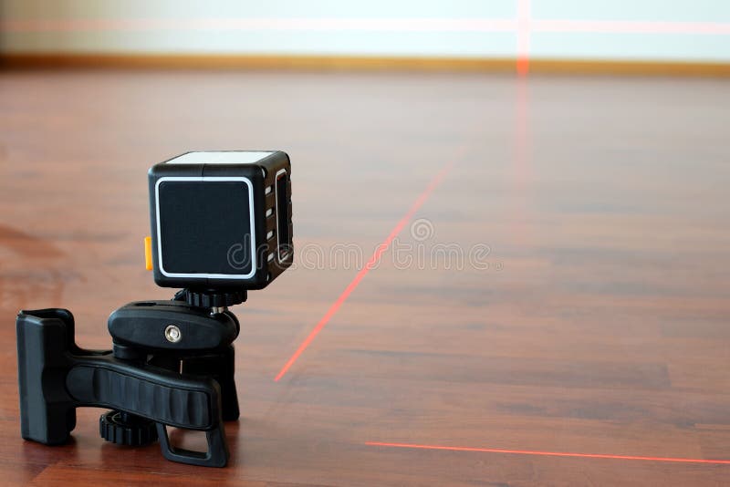 Linea Trasversale Di Vestiti Sulla Stuoia Del Papiro Fotografia Stock ...