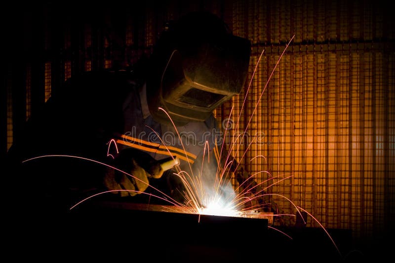 Lassen Op Het Werk, Lassen Van Ijzer Stock Afbeelding - Image of ...