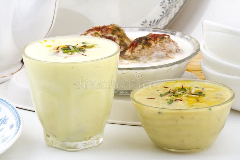 Lassi Rabri Dahivada 库存图片. 图片 包括有 辣味, 膳食, 制动手, 文化, 酥脆 - 104280523