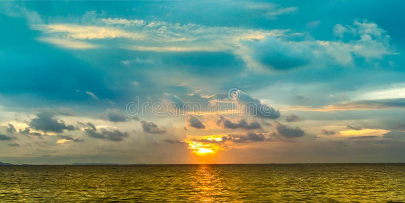 Last Light Panorama Sunset Horizon Line Over Sea Stock Photos - Free ...
