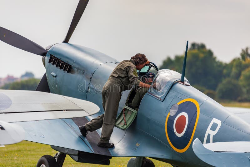 Last Minute Checks before Take Off Editorial Stock Image - Image of ...