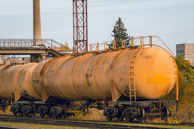 Last Tank with Oil Petroleum of the Cargo Train Stock Image - Image of ... Last Tank with Oil Petroleum of the Cargo Train Stock Image - Image of ...
