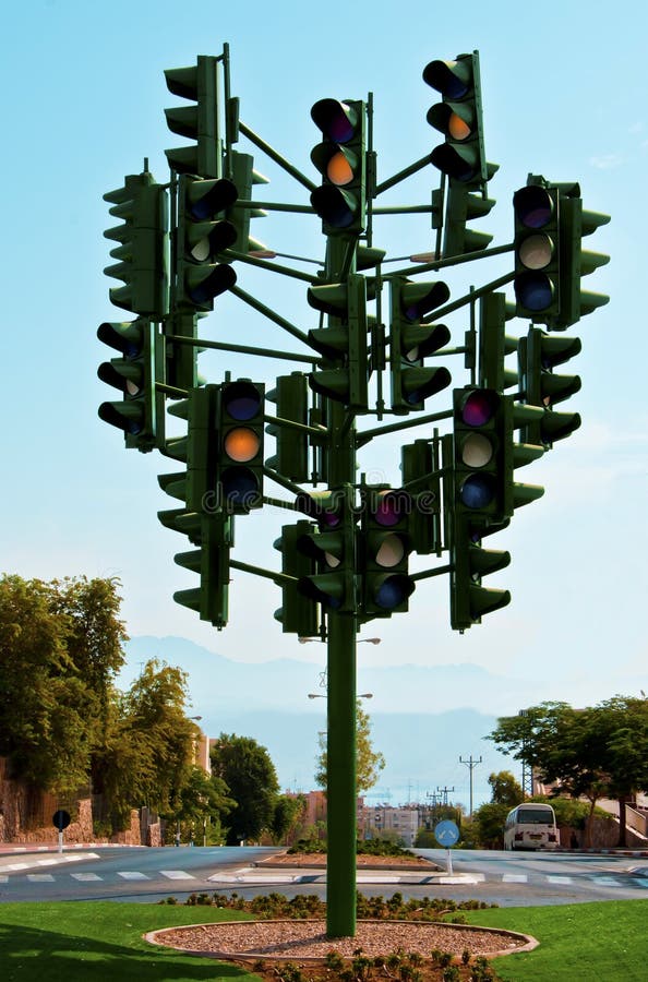 Traffic light repair editorial image. Image of repair - 49423425