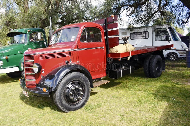 Bedford gammal lastbil redaktionell fotografering för bildbyråer. Bild ...