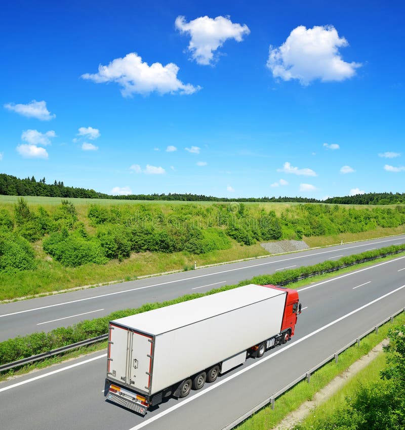 Stor Lastbil I öppen Grop Och Blå Himmel Arkivfoto - Bild av industri ...