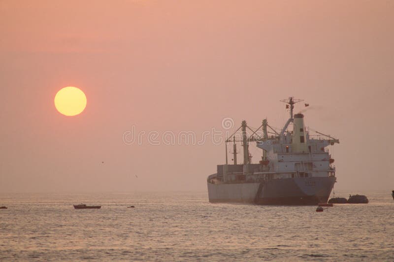 Lastfartyg arkivfoto. Bild av last, maritimt, transport - 1320344