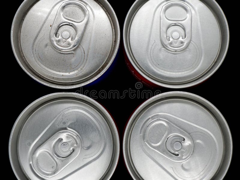 Latas de aluminio imagen de archivo. Imagen de contexto - 147370971