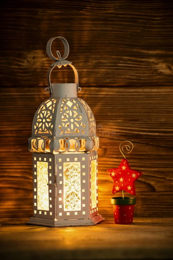 Latern. stockbild. Bild von dekoration, form, lampe, aufkommen - 35635051