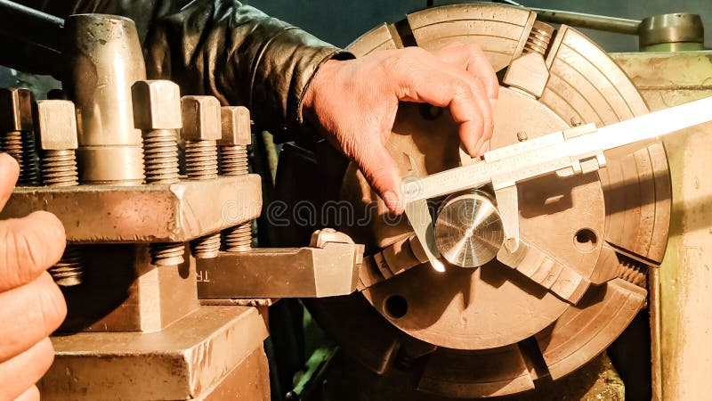 Lathe Picture,dimensions Checking on Conventional Lathe Machine ...