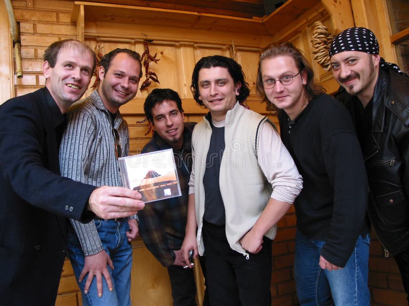 Latin Expres editorial photography. Image of bands, rock - 26328907