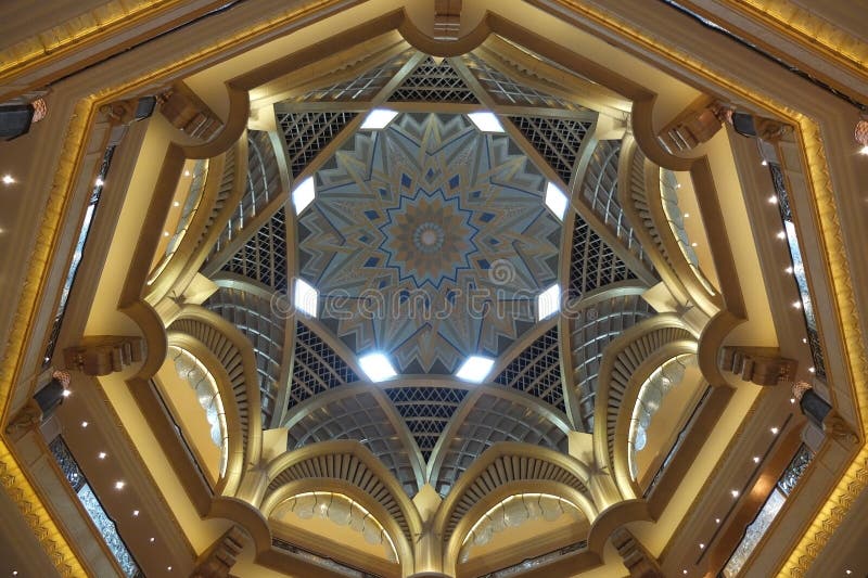 Lato interno di una cupola fotografia stock. Immagine di architettura ...