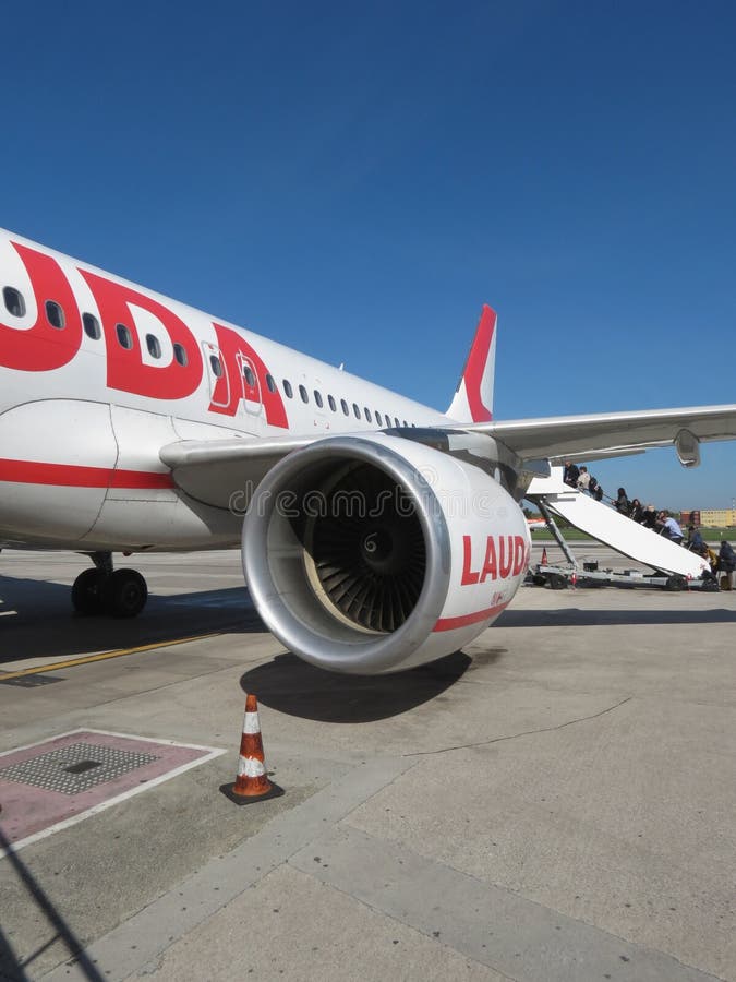 Lauda Airbus A320 Boarding in Naples Editorial Photography - Image of ...
