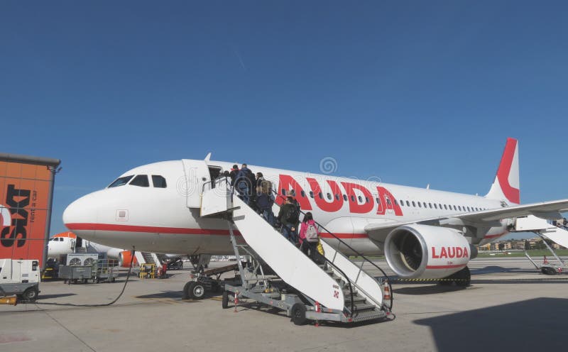 Lauda Airbus A320 Boarding in Naples Editorial Stock Photo - Image of ...