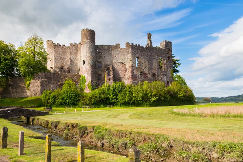 Laugharne-Schloss Wales stockfoto. Bild von landschaft - 55003874