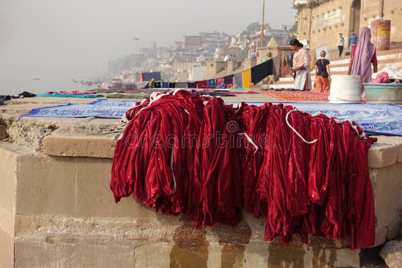 Laundry at the Varanasi Ghats Editorial Photography - Image of laundry ...