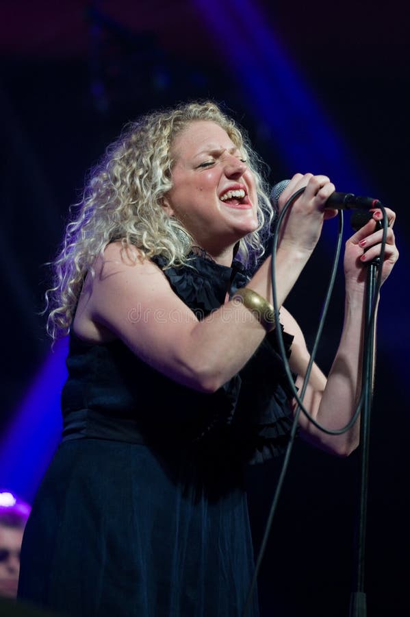 Laura Vane editorial stock photo. Image of concert, womad - 12653208