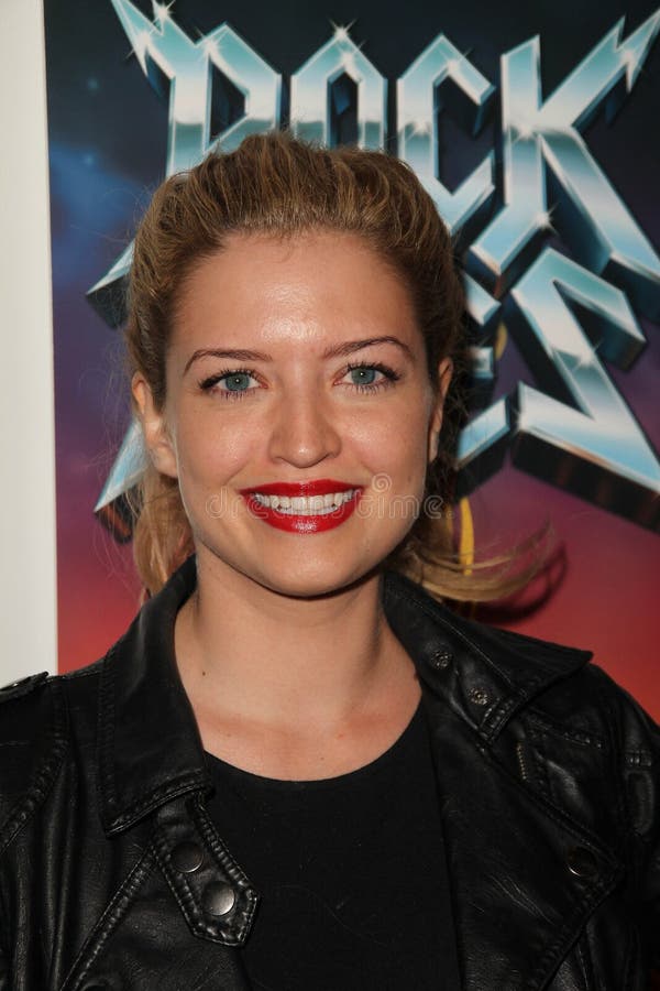 Lauren Storm, a ROCHA foto editorial. Imagem de idades - 35518316