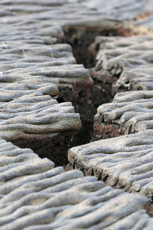 Magma crack - daddeal