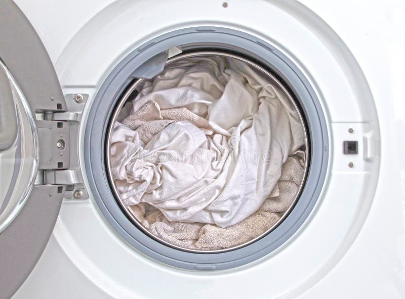 Lavadora Llena De Ropa Blanca Foto de archivo - Imagen de terrateniente ...