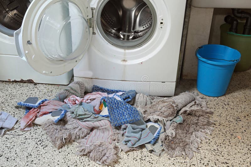 Trapos Sucios En Aceite Como Fondo Foto de archivo - Imagen de sucios ...