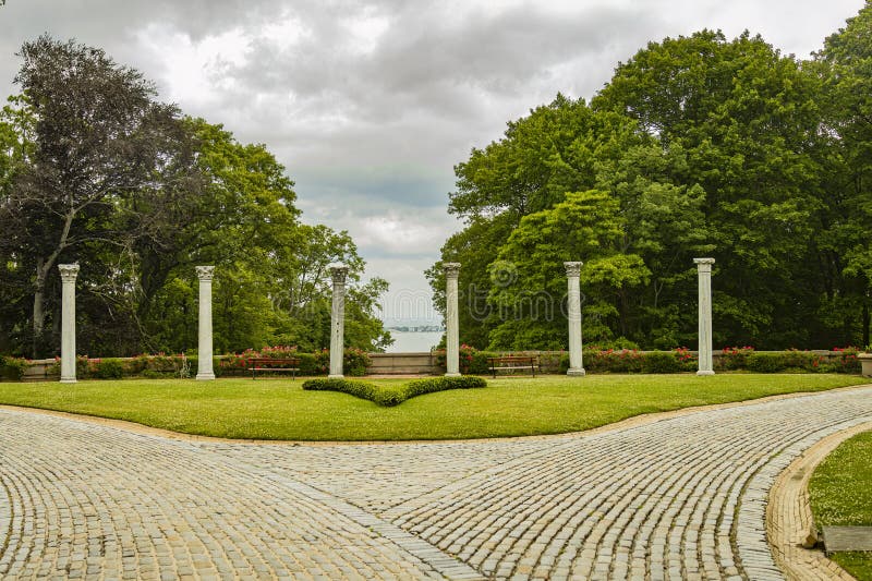 Vanderbilt Mansion Entryway Gardens with Columns and V-shaped Bush ...