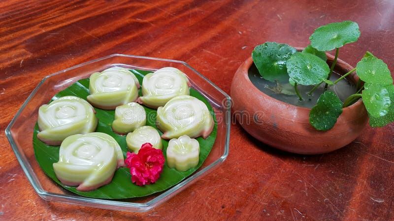 Layer sweet cake stock image. Image of food, layer, sweet - 76644943