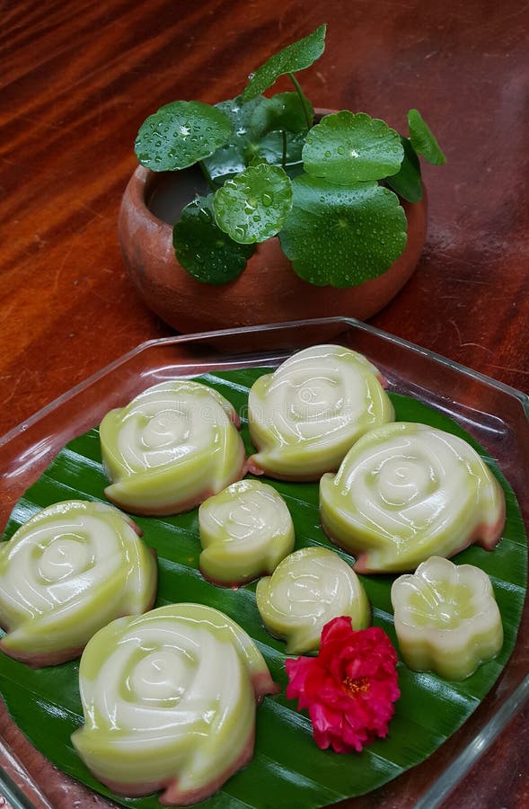 Layer sweet cake stock image. Image of table, sweet, texture - 76644585