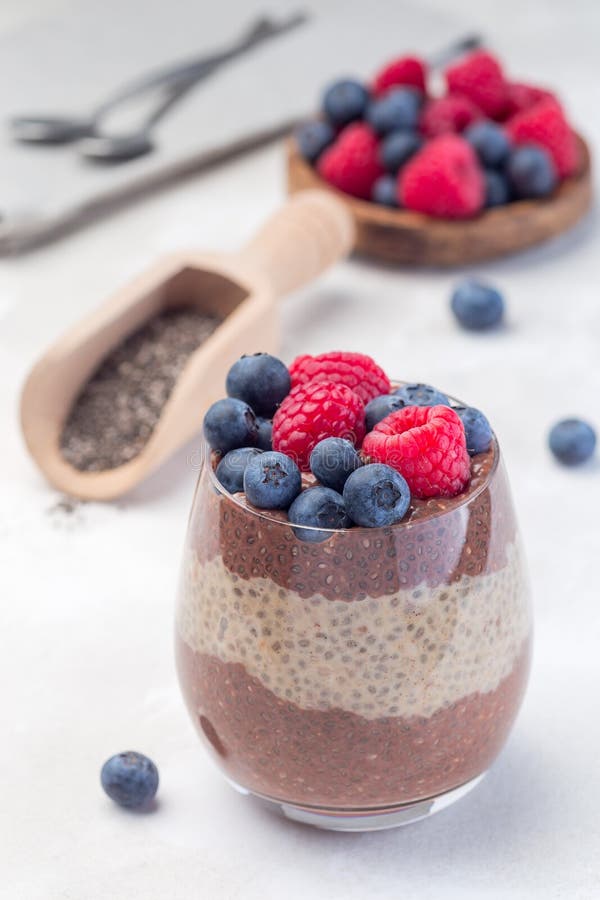 Layered Chocolate and Peanut Butter Chia Seed Pudding in a Glass ...
