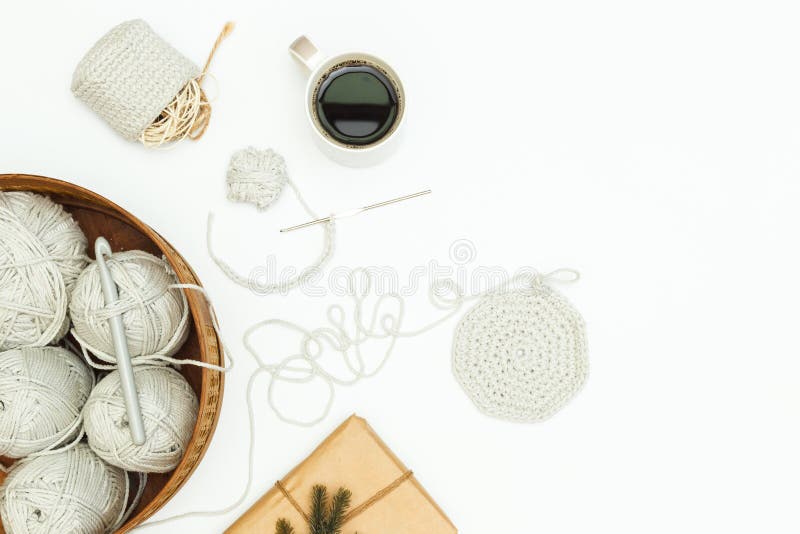 Craft Accessories Organizer with Wooden Beads, Knitting Hooks and ...