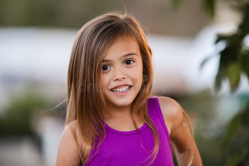 Gammalt Le år För 13 Flicka Arkivfoto - Bild av lämplig, glöda: 6384286