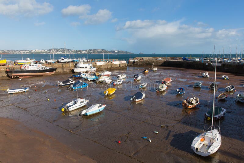 Le Barche in Paignton Harbour Devon England Con La Vista a Torquay ...