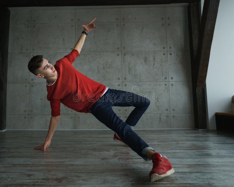 Le Breakdance Di Dancing Del Tipo Dell'adolescente Si Abbassano ...