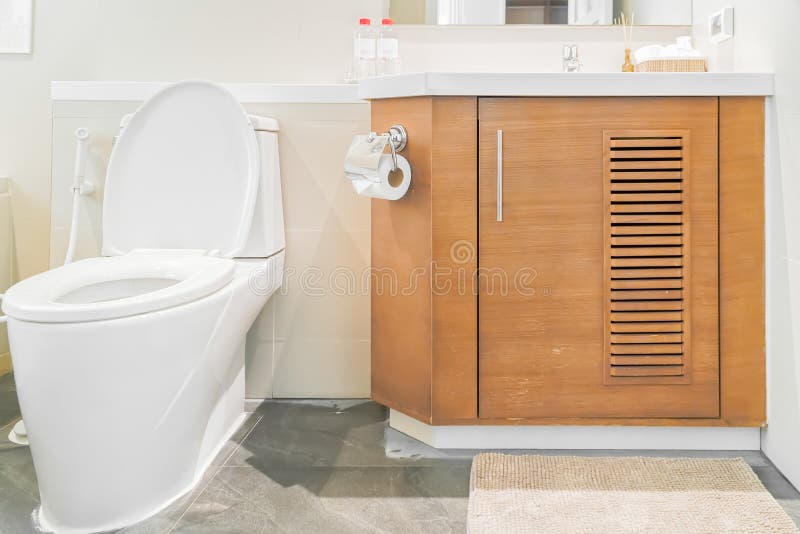 Images Cabinet D Aisance Dans La Toilette - Téléchargez 92 Photos ...