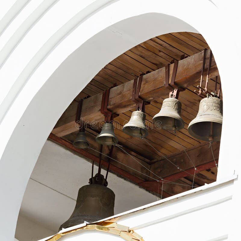 Le Campane Nella Chiesa Ortodossa Del Campanile Fotografia Stock ...