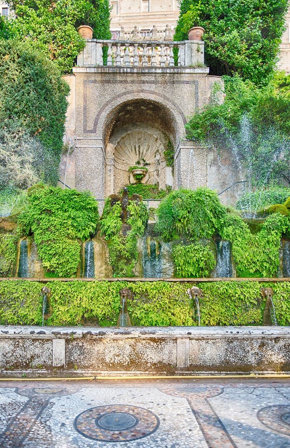 Le Cento Fontane, D'Este Della Villa, Tivoli, Italia Immagine Stock ...