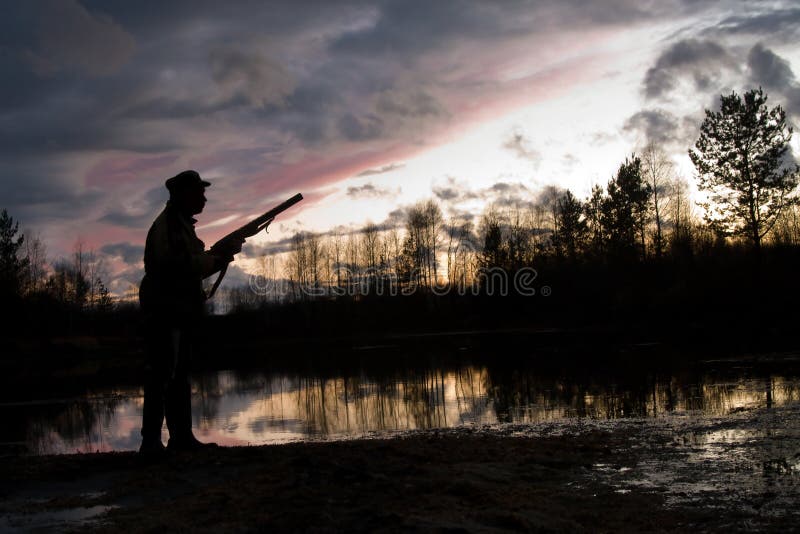 Le chasseur image stock. Image du scène, image, canon - 6770039