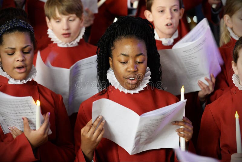 Chanteurs de choeur photo éditorial. Image du personne - 73190391