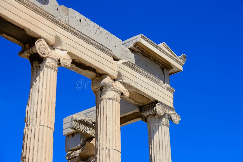 Le Coin Du Parthenon Antique Image stock - Image du europe, célèbre ...
