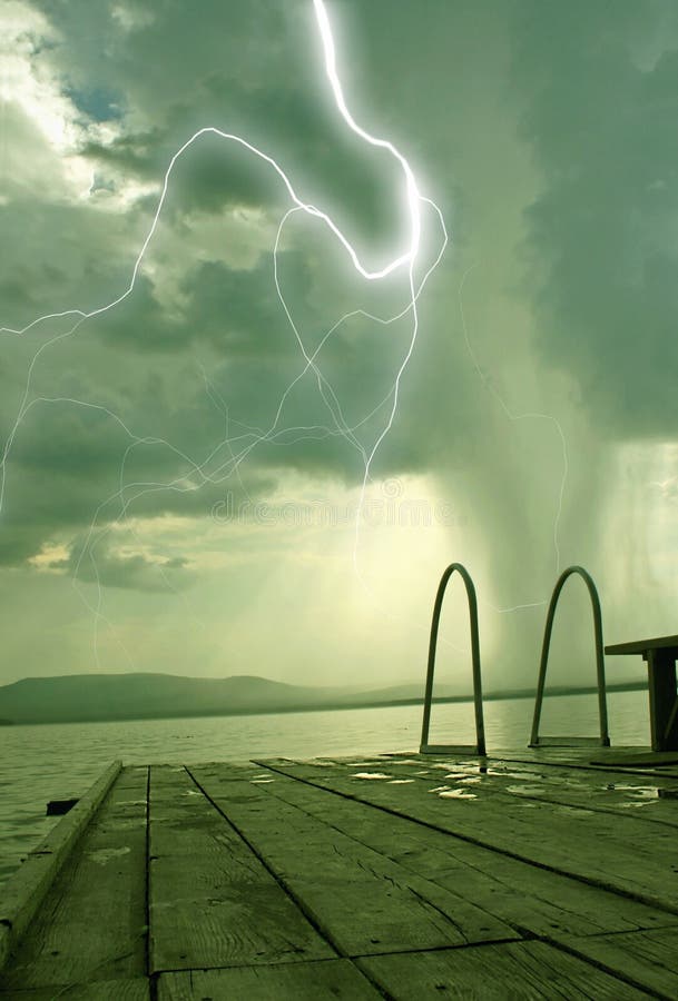 Tornade Foudre Mer Photos Stock - Téléchargez 120 Photos libres de droits