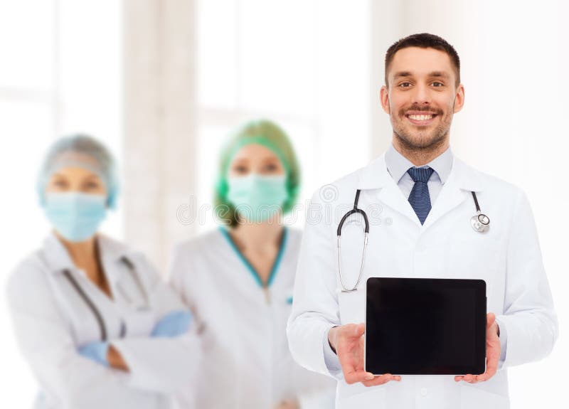 Le Den Manliga Doktorn Med MinnestavlaPC Fotografering för Bildbyråer ...