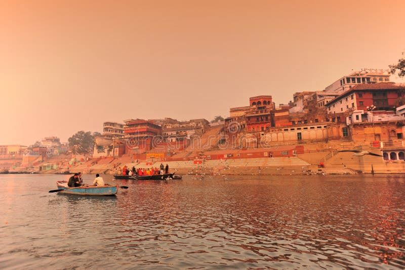 Le Fleuve De Ganges. L'Inde Photographie éditorial - Image du asie ...
