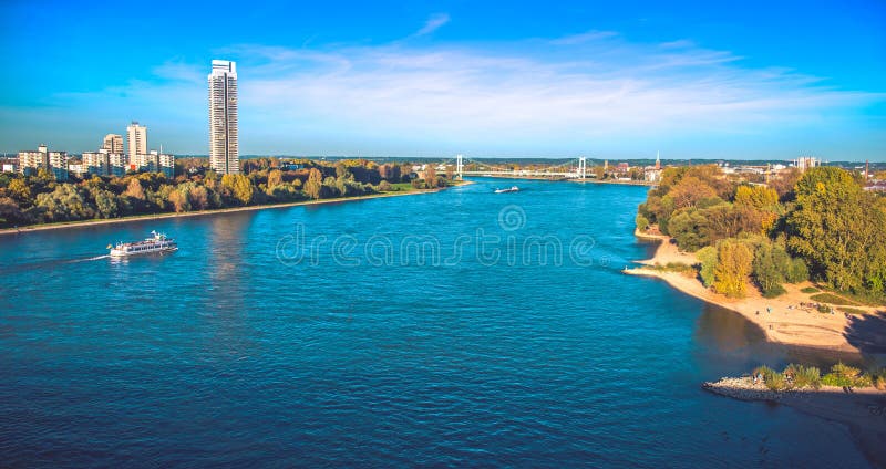 Le fleuve le Rhin photo stock. Image du matériau, affaires - 50108600