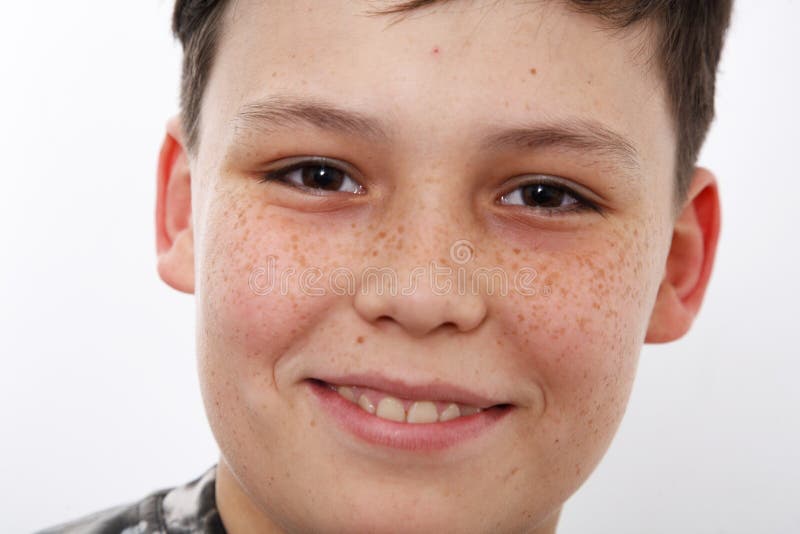 Le gentil garçon image stock. Image du yeux, plaisir, sourire - 7399031