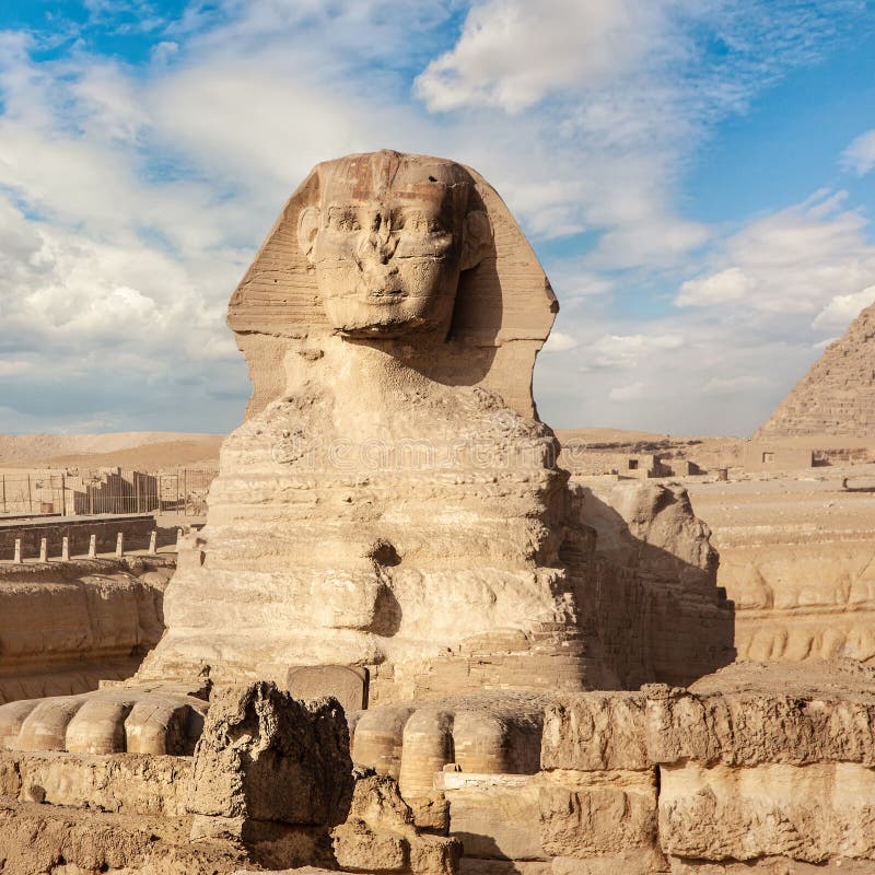 Grand Sphinx De Gizeh Avec La Pyramide De Khafre - Le Caire, Egypte Image stock - Image du ...