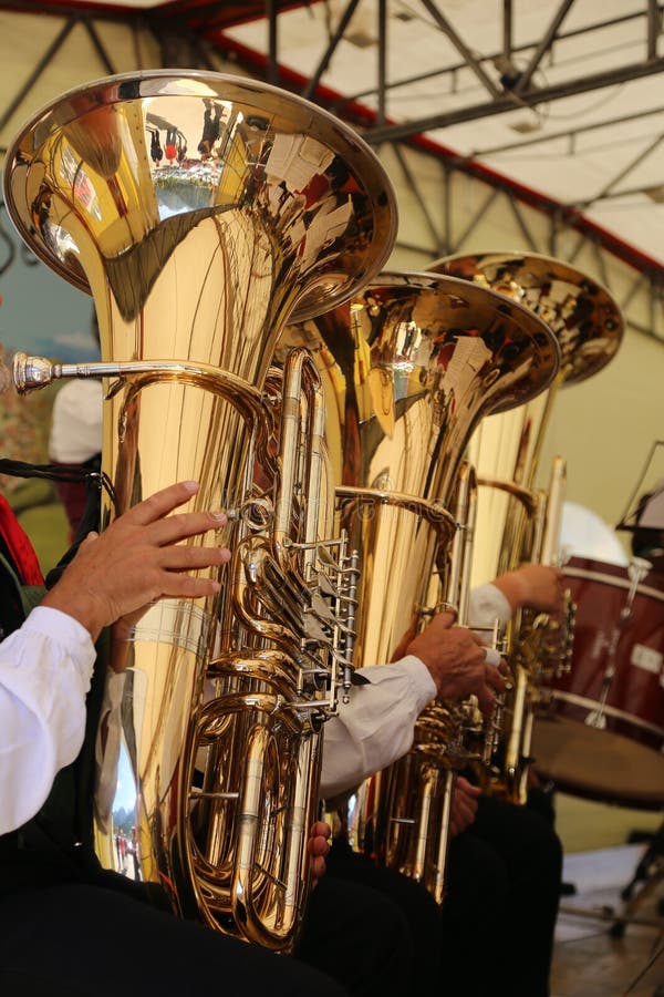 Le Klaxon De Musique a Placé 3 Photo éditorial - Image du tambour ...