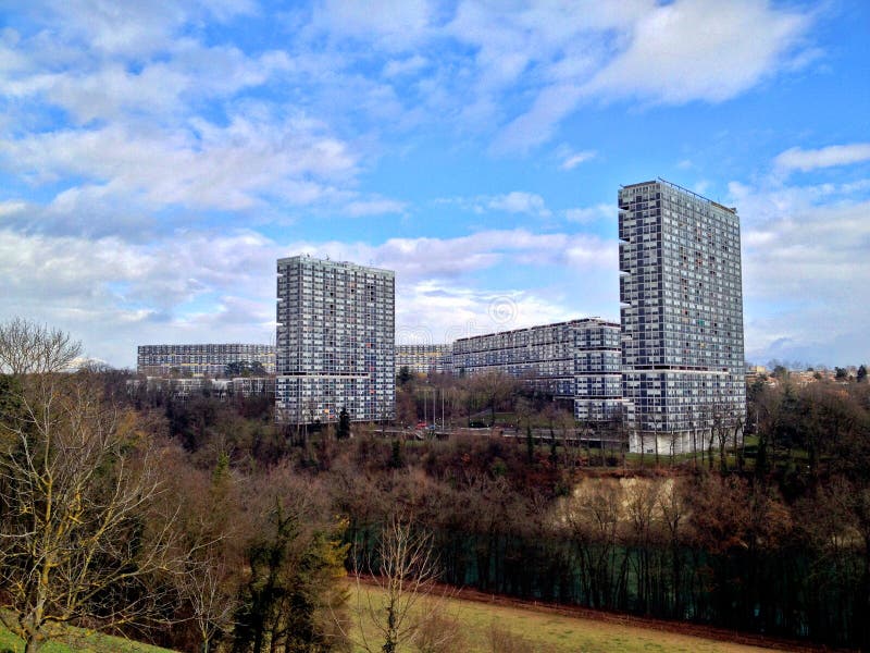 Gratte-ciel De Le Lignon Près De Genève Image stock - Image du hublots ...